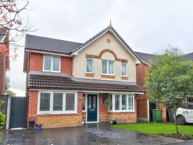 5 bedroom detached house for sale in Peel Hall Avenue Manchester M29