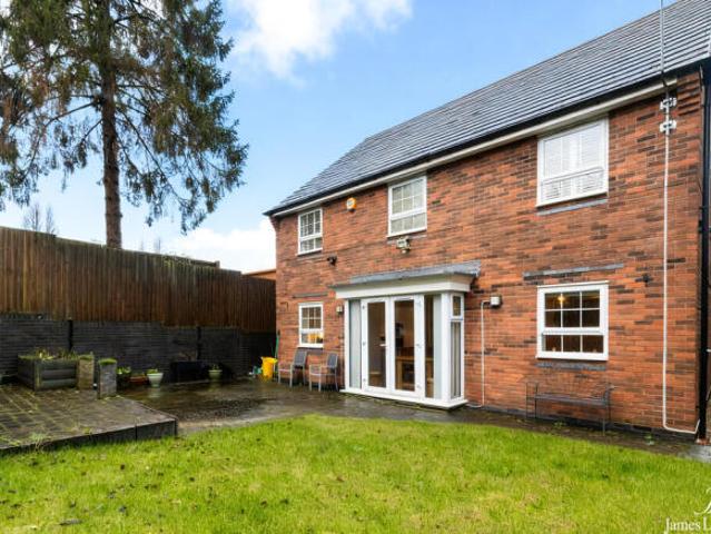 5 bedroom detached house for sale in Perrott Way, Edgbaston, Birmingham, B17