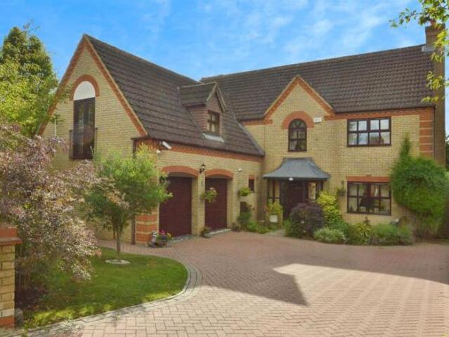 5 bedroom detached house for sale in Pigott Drive, Shenley Church End, Milton Keynes, MK5