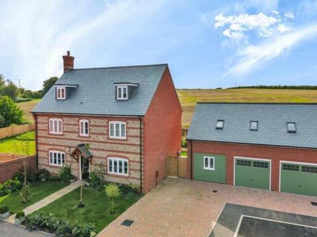 5 Bedroom Detached House For Sale In Pimperne