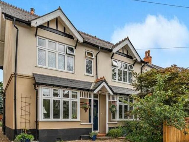 5 Bedroom Detached House For Sale In Pinewood Hill, Fleet