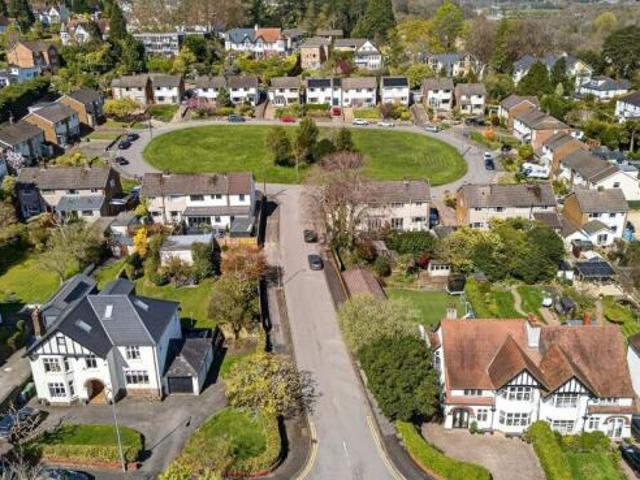 5 bedroom detached house for sale in Plymouth Drive, Radyr, CF15