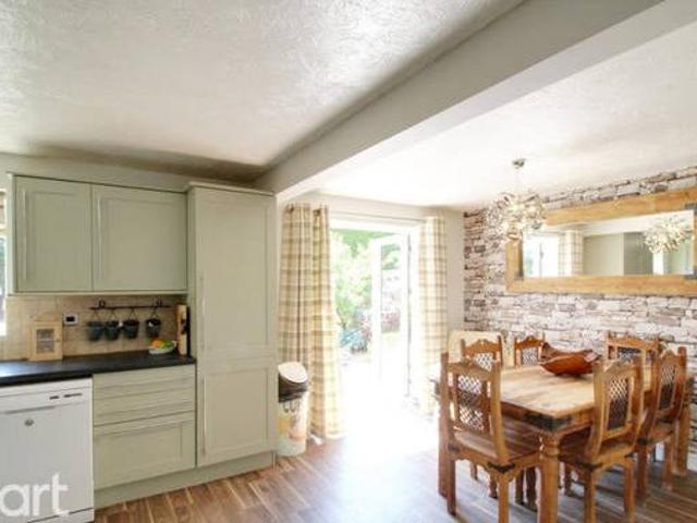 5 bedroom detached house for sale in Plough Close Leicester LE3