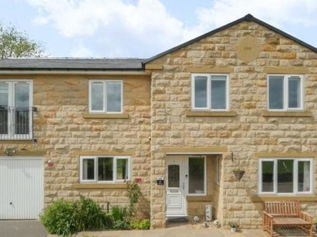 5 Bedroom Detached House For Sale In Pudsey