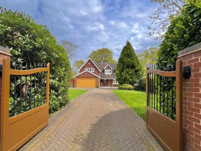 5 Bedroom Detached House For Sale In Qtr Acre Grounds & Nr 3000 Sq Ft
