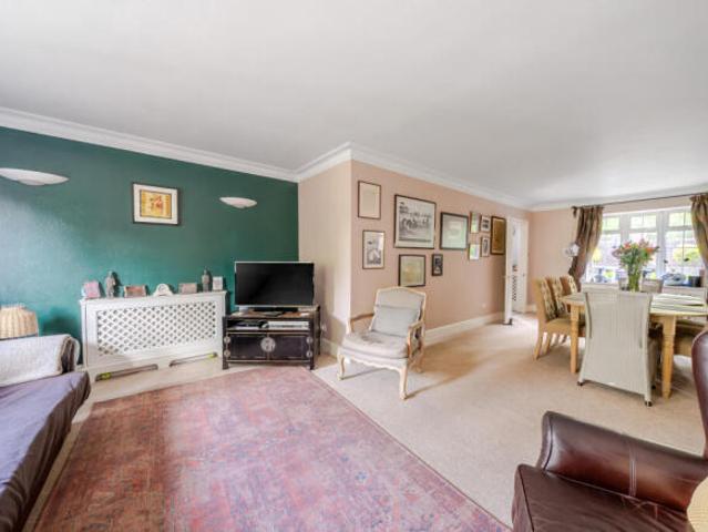 5 bedroom detached house for sale in Rowley Lane, Slough, SL3