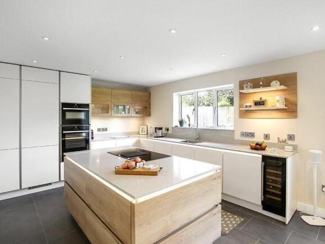 5 bedroom detached house for sale in Rownhams Lane, Rownhams, Southampton, Hampshire, SO16