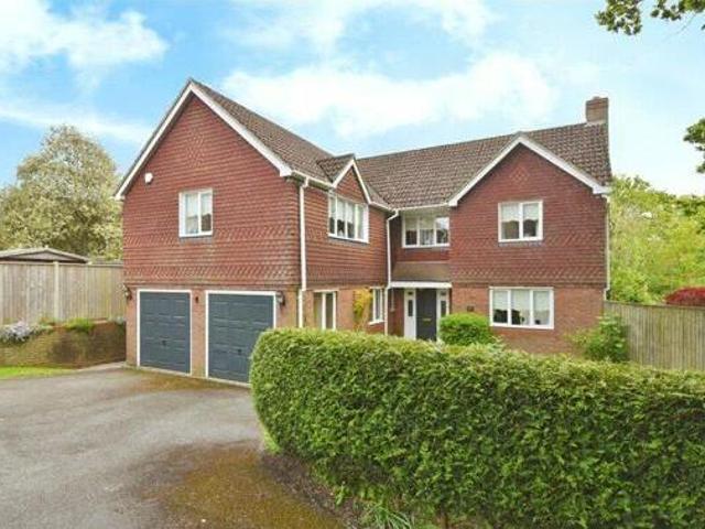 5 Bedroom Detached House For Sale In Rownhams, Southampton