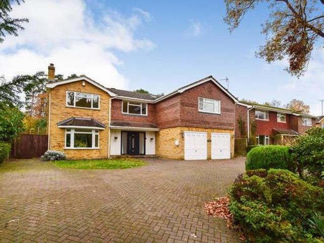 5 bedroom detached house for sale in Robin Lane Sandhurst GU47