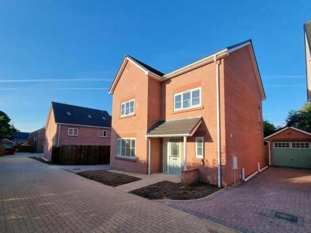 5 Bedroom Detached House For Sale In Rock Lea Close