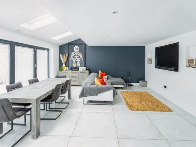 5 bedroom detached house for sale in Roman Close, Wootton, Northampton, NN4 6JQ, NN4