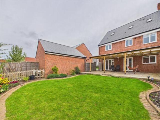 5 bedroom detached house for sale in Ros Broomhead Close, Bristol, BS16