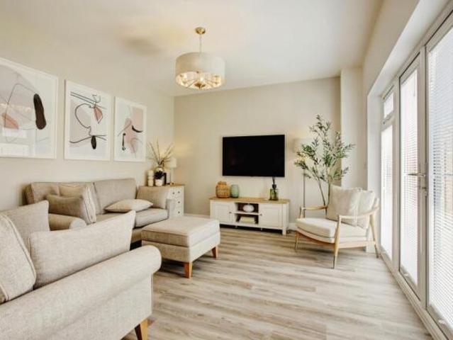 5 bedroom detached house for sale in Rosella Drive, Callerton, Tyne and Wear, NE15