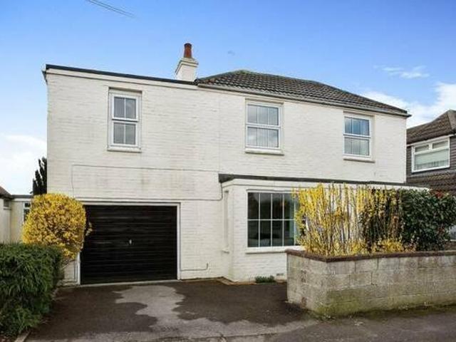 5 bedroom detached house for sale in Raynes Road LeeOnTheSolent PO13