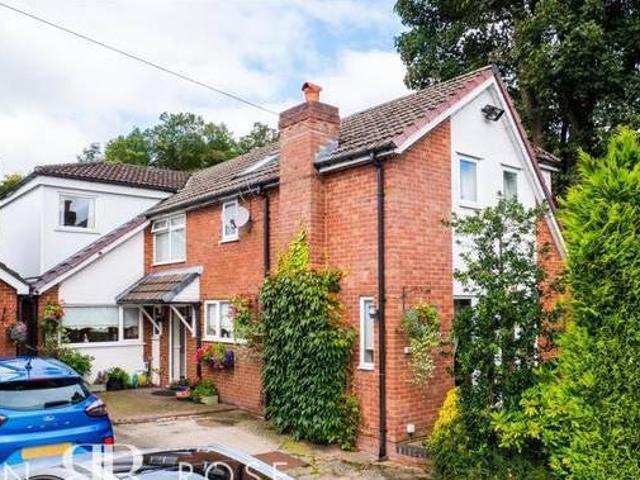 5 bedroom detached house for sale in Radburn Close ClaytonLeWoods Chorley PR6
