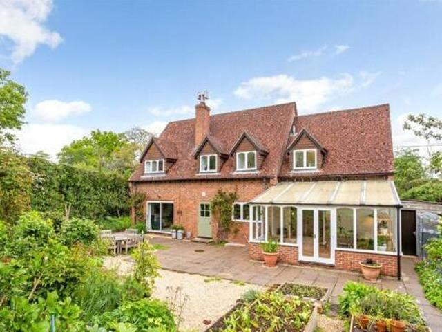 5 Bedroom Detached House For Sale In Reading