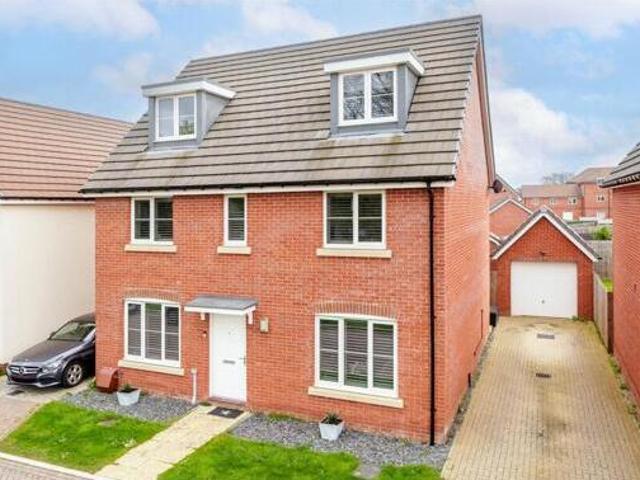 5 Bedroom Detached House For Sale In Reading, Berkshire