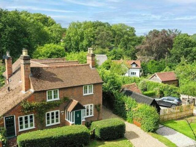 5 Bedroom Detached House For Sale In Reading, Berkshire