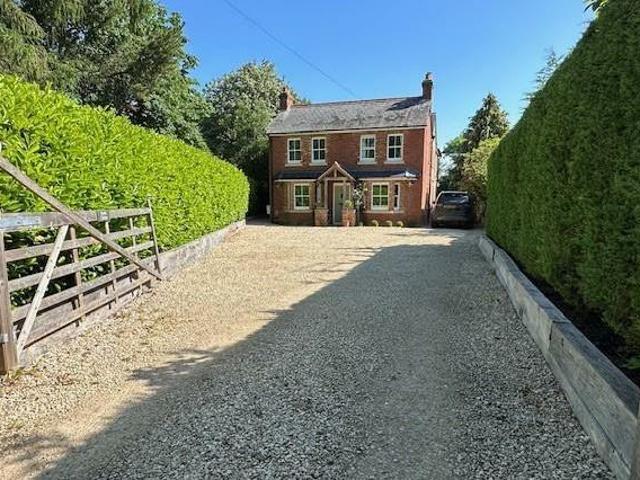 5 Bedroom Detached House For Sale In Reading, Oxfordshire