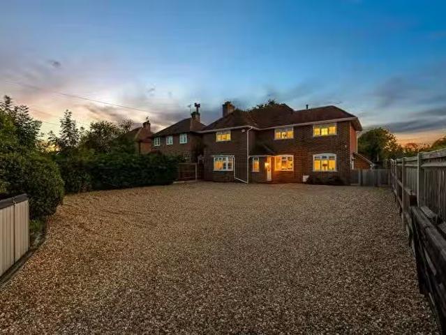 5 Bedroom Detached House For Sale In Ref: Sm Reigate Road, H.