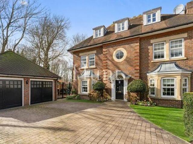5 Bedroom Detached House For Sale In Repton Park