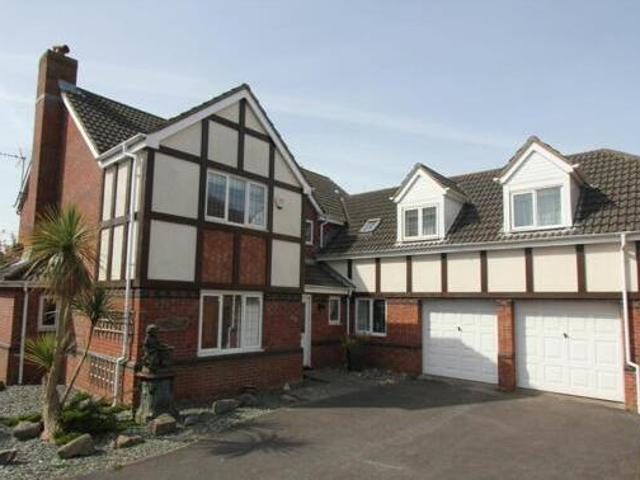 5 Bedroom Detached House For Sale In Rhoose Point