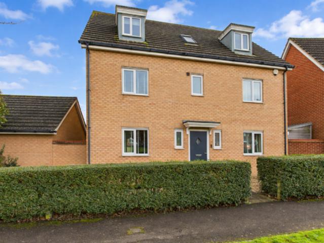 5 bedroom detached house for sale in Rivenhall Way, ME3