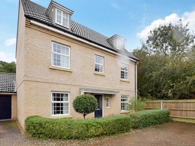 5 bedroom detached house for sale in Riverside Way Sible Hedingham Essex CO9