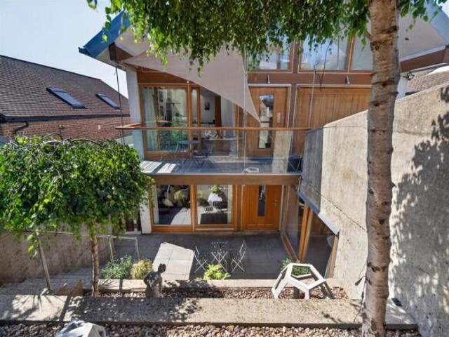 5 bedroom detached house for sale in Ringmore Rise, London, SE23
