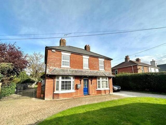 5 Bedroom Detached House For Sale In Ringwood, Hampshire