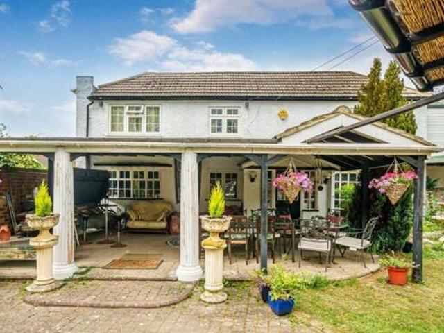 5 Bedroom Detached House For Sale In Ruislip
