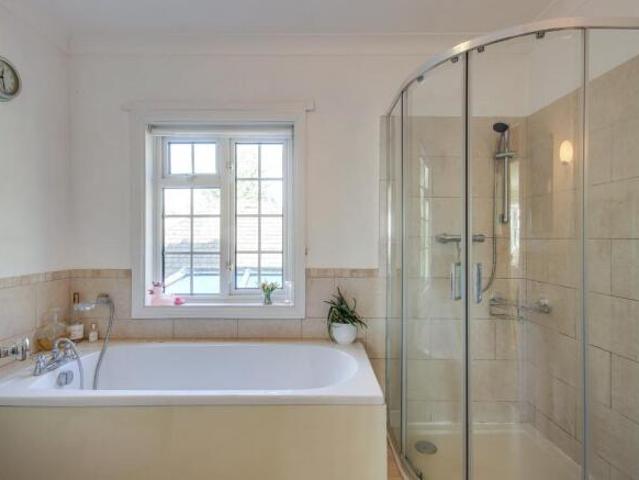 5 bedroom detached house for sale in Rye Road, Hawkhurst, Kent, TN18 5DW, TN18
