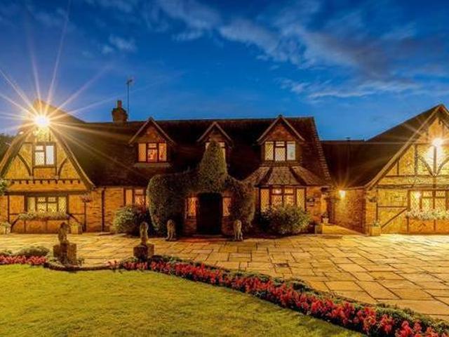 5 bedroom detached house for sale in Ryehurst Lane Binfield Bracknell Berkshire RG42 RG42