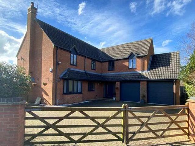 5 Bedroom Detached House For Sale In Woodford Halse, Northamptonshire