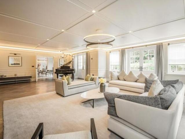 5 bedroom detached house for sale in Woodland Rise, Sevenoaks, Kent TN15