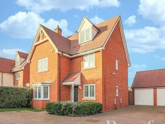 5 bedroom detached house for sale in Woodlands Park Drive Dunmow CM6