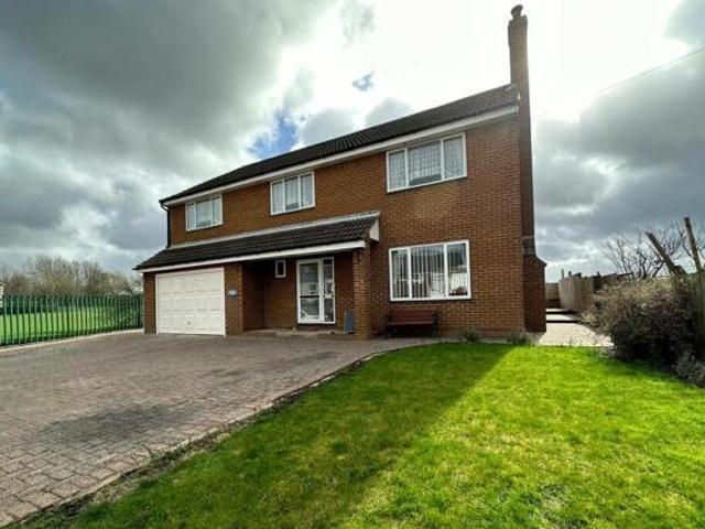 5 Bedroom Detached House For Sale In Woodside