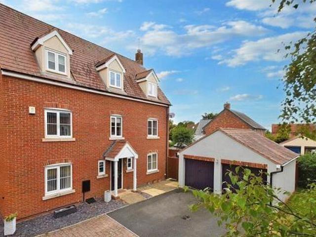 5 Bedroom Detached House For Sale In Worcester, Worcestershire