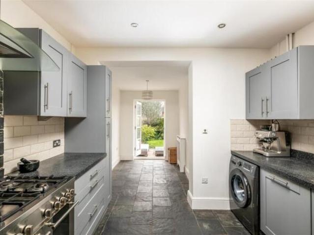 5 bedroom detached house for sale in Waterloo Road Detached home, MK40