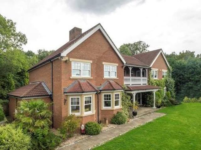 5 bedroom detached house for sale in Waterside Gardens South View Washington NE38 NE38