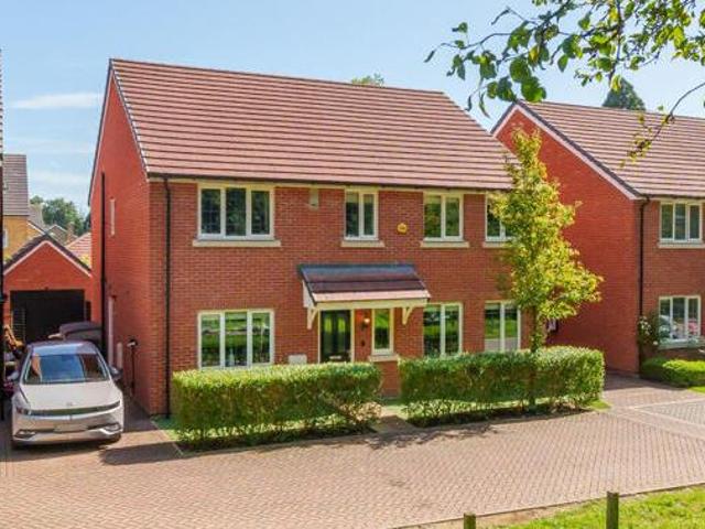 5 Bedroom Detached House For Sale In Watford