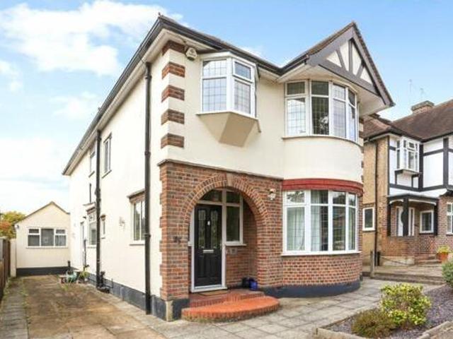 5 Bedroom Detached House For Sale In Watford