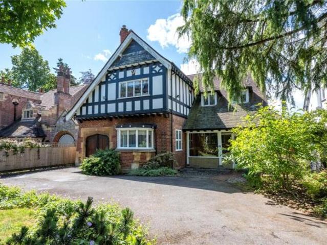 5 bedroom detached house for sale in Wake Green Road, Moseley, Birmingham, B13