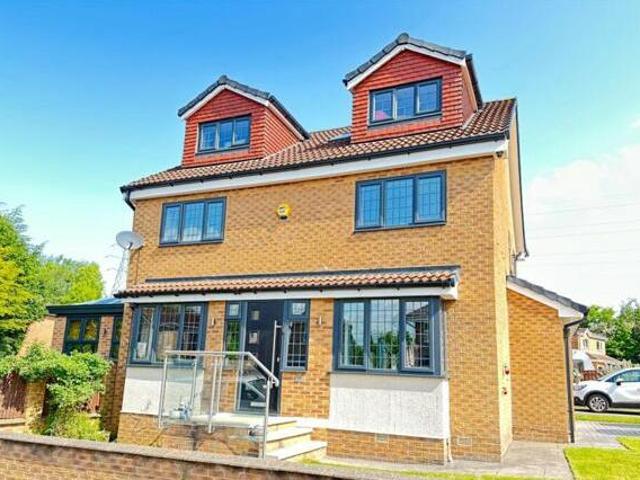 5 Bedroom Detached House For Sale In Wakefield, West Yorkshire