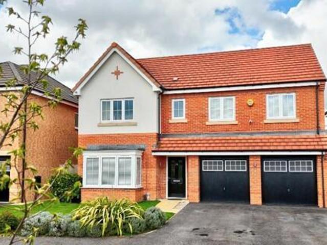 5 Bedroom Detached House For Sale In Wakefield