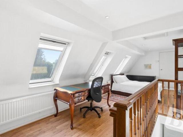 5 bedroom detached house for sale in Wansford Close, Brentwood, Essex, CM14