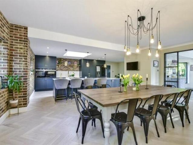 5 bedroom detached house for sale in Warren Lane, Stanmore, HA7