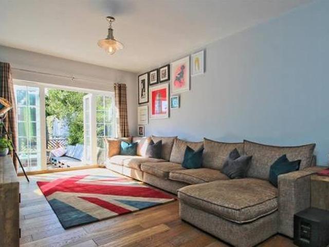 5 bedroom detached house for sale in Welton Road Brough HU15