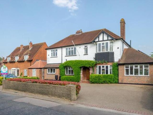 5 bedroom detached house for sale in West Common Road, Hayes, Bromley, Kent, BR2