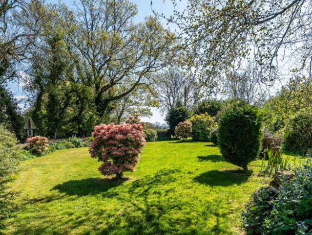 5 bedroom detached house for sale in Westerham Hill, Westerham, Kent, TN16